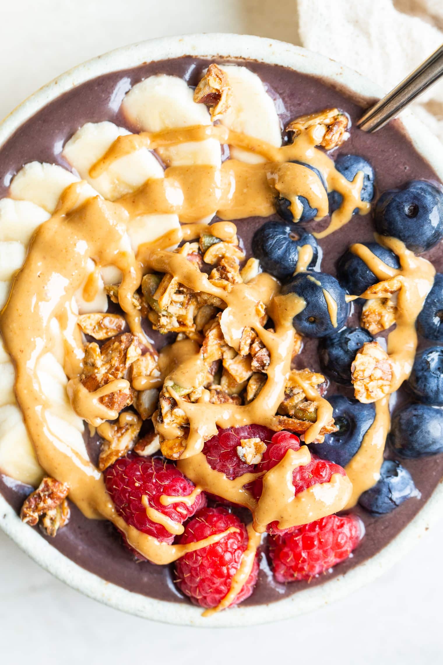 5-Minute Açai Bowl Recipe (Vegan + Extra Easy!) | Bakerita