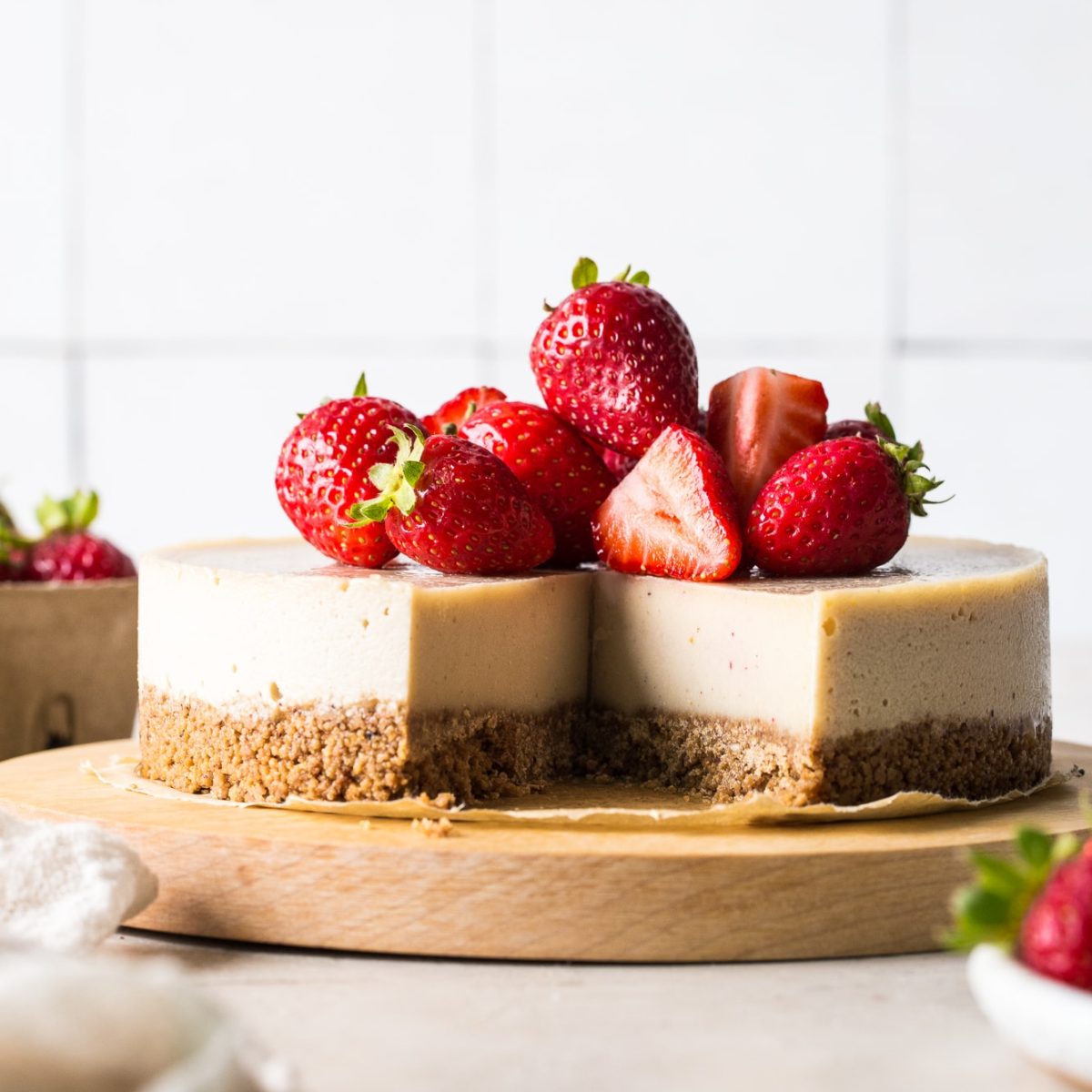 Vegan Creamy Cheesecake (NO Soaked Cashews) • Bakerita